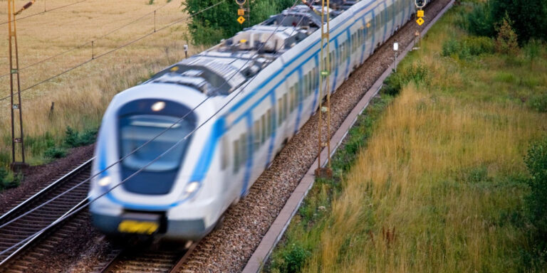Ligação ferroviária Lisboa-Madrid em 5 horas avança até 2030