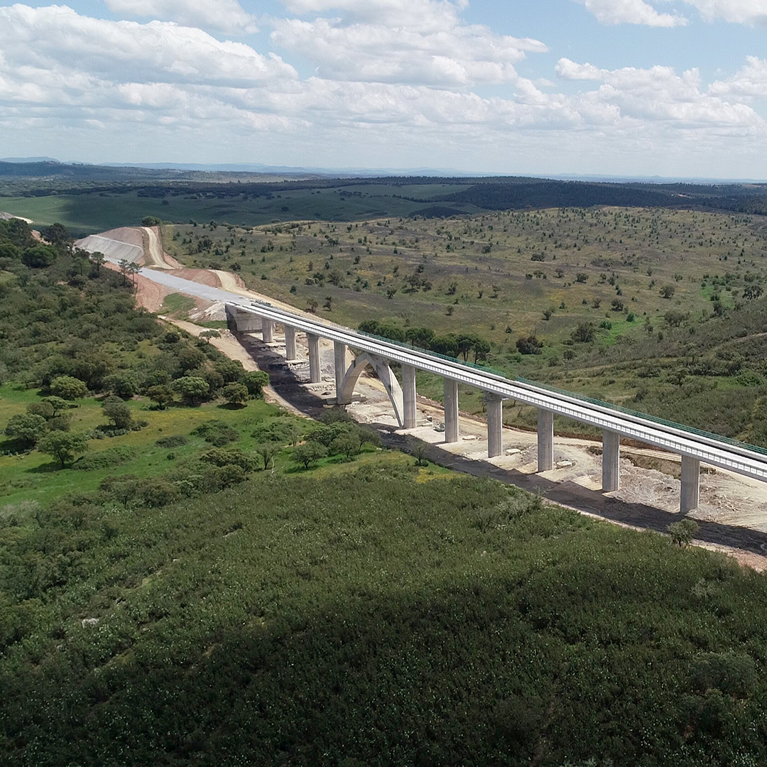 Ferrovia: Imagens virais de viaduto com mais de 300 metros em pleno ...
